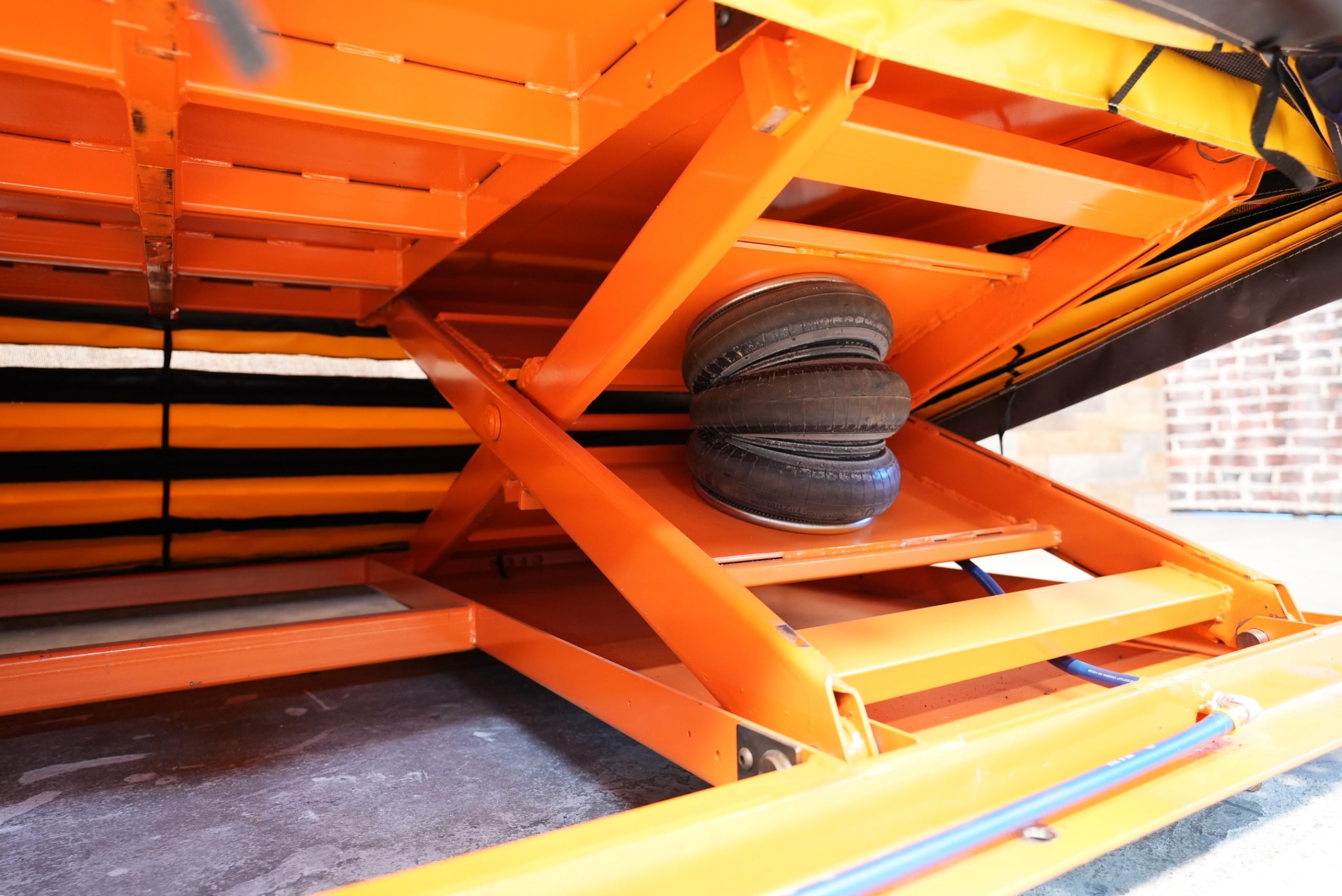 2017 Knight Global 4,000 LB 118" X 75" Lift Tables (2 Available) | 360 ...