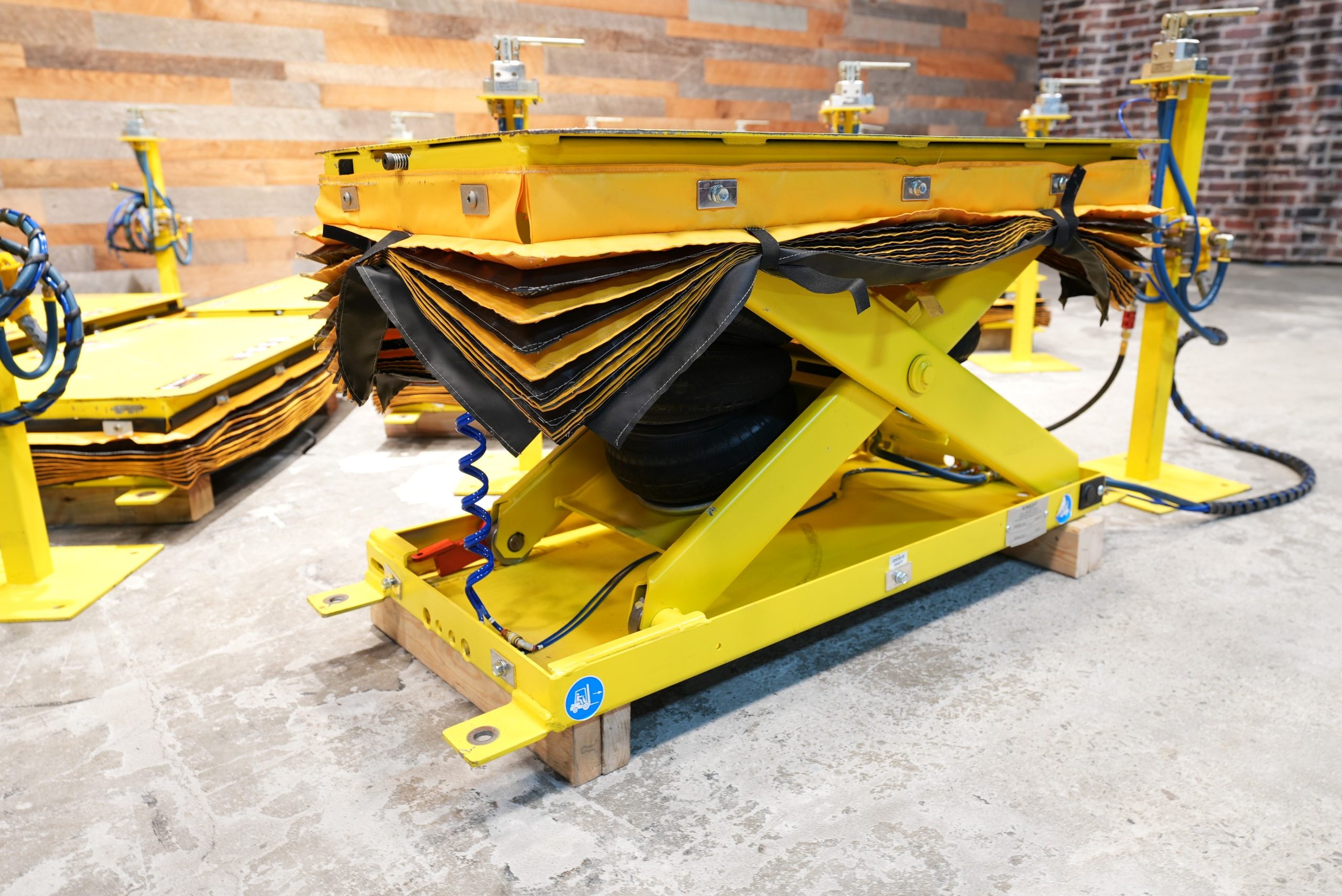 2022 Knight Global 3,000 LB 24" X 44" Lift Tables (6 Available) | 360 ...