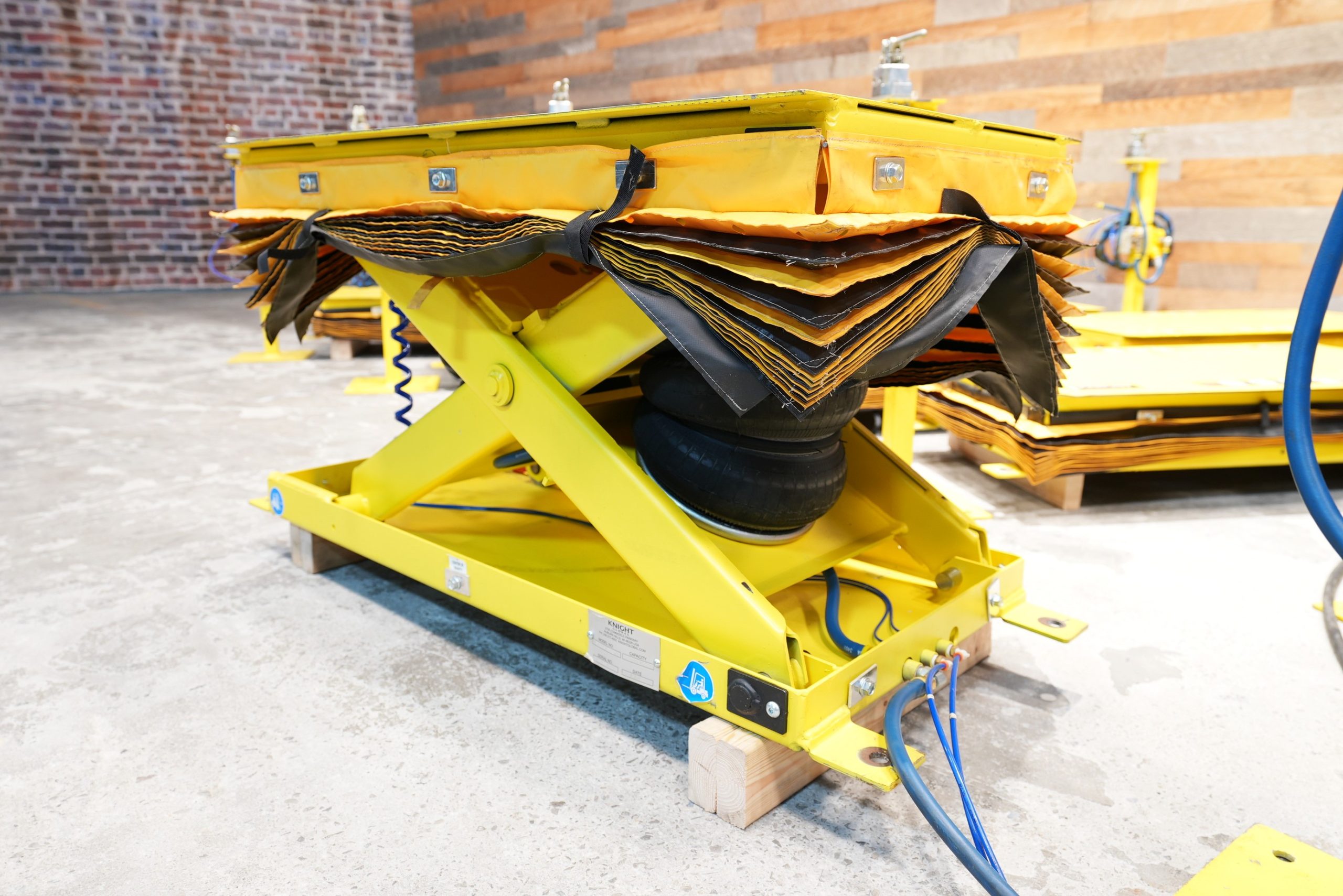 2022 Knight Global 3,000 LB 24" X 44" Lift Tables (6 Available) | 360 ...