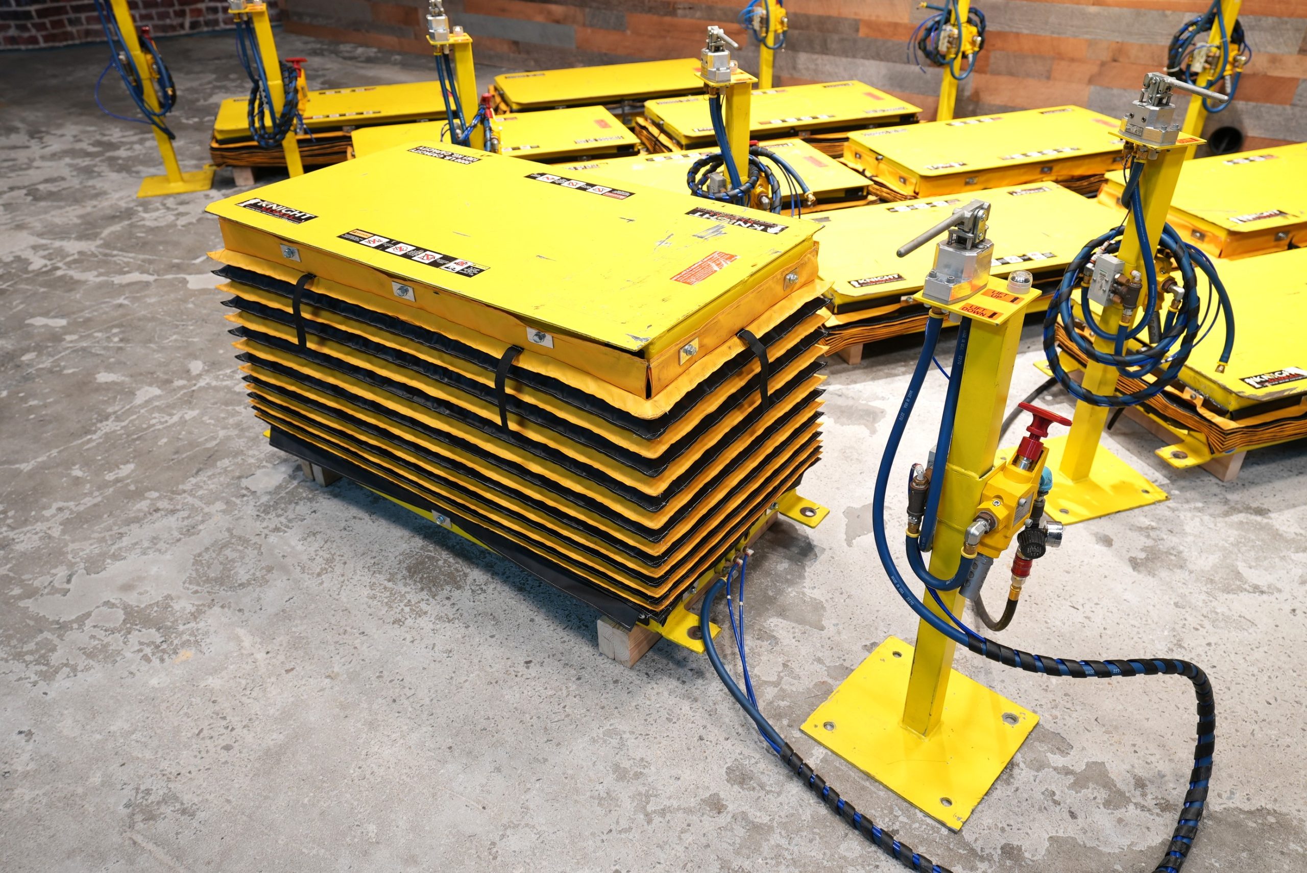 2022 Knight Global 3,000 LB 24" X 44" Lift Tables (6 Available) | 360 ...