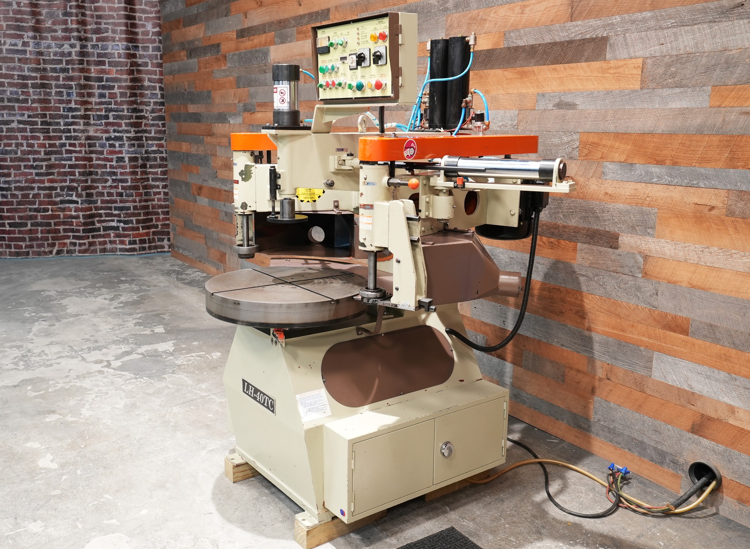 Lobo LH-40TC Auto Copy Shaping Machine (1-1/4" spindles) | 360 Degree ...