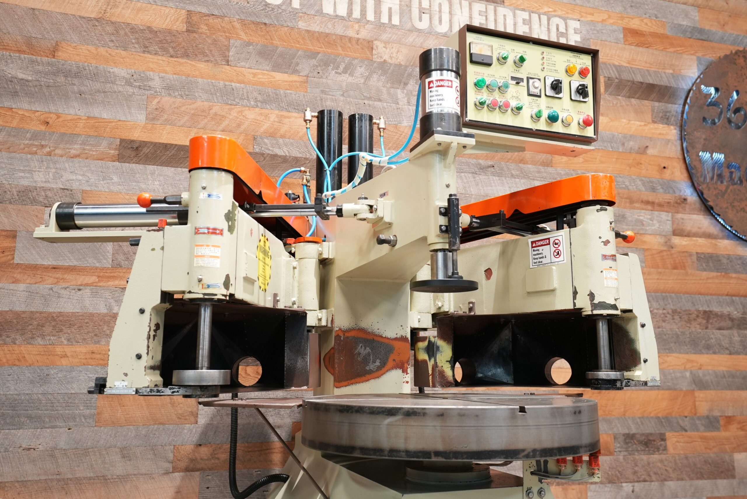 Lobo LH-40TC Auto Copy Shaping Machine (1-1/4" spindles) | 360 Degree ...