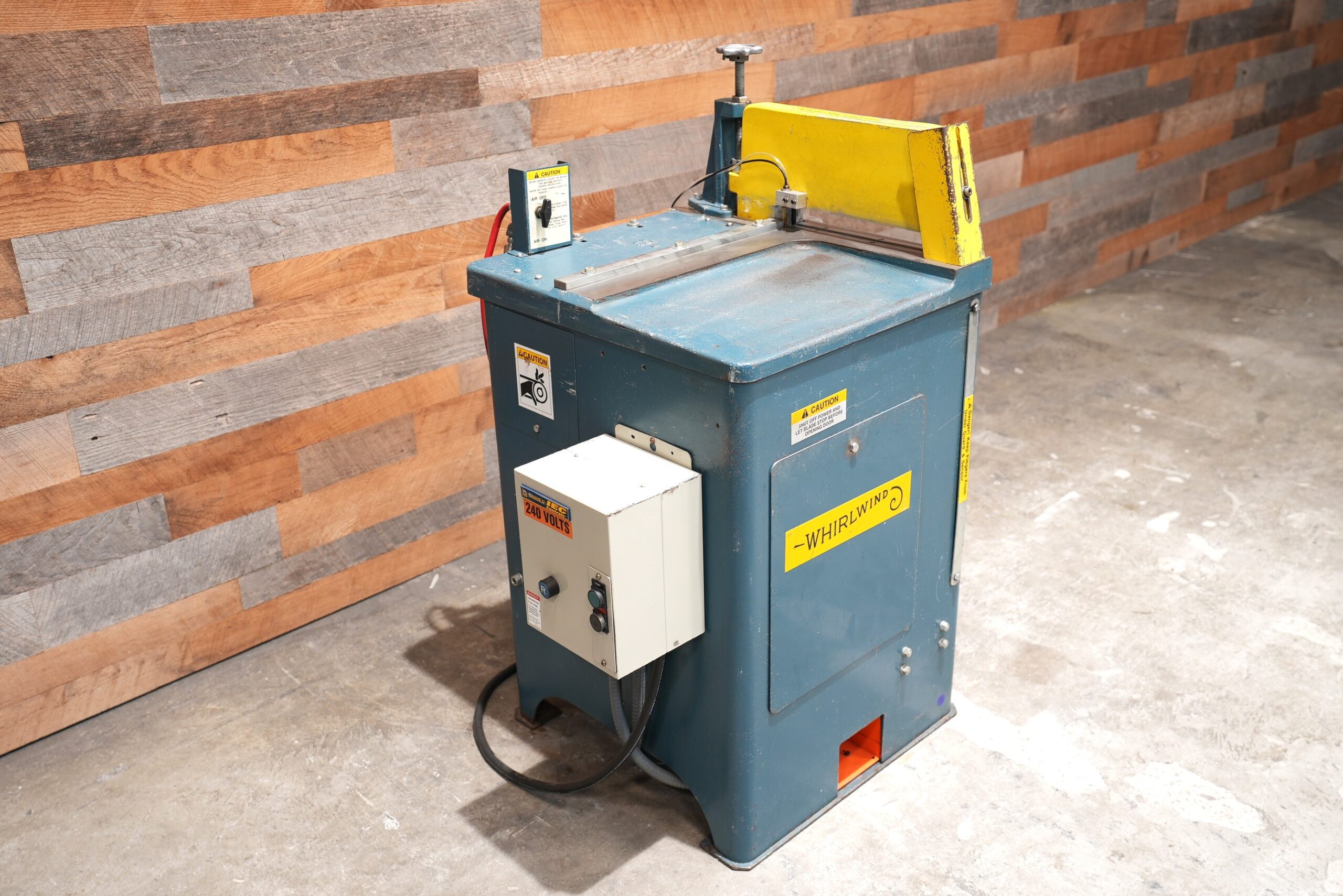 Whirlwind 212R 18" Upcut Saw | 360 Degree Machinery LLC